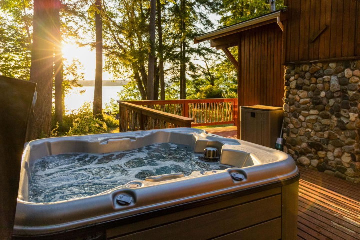 Beach Access & Views: Secluded Anderson Island Gem - Gig Harbor, WA