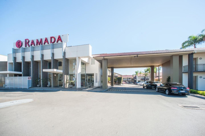 Ramada Hotel & Suites By Wyndham Cabramatta - Parramatta