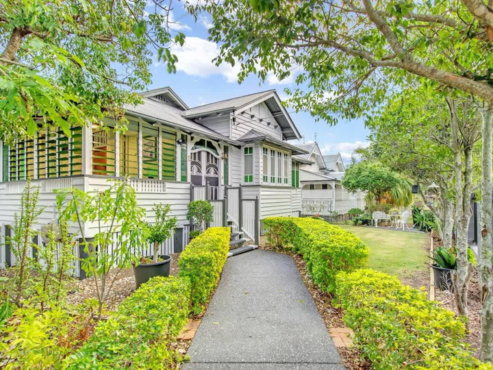Historic Character-filled Jade Cottage - Brisbane