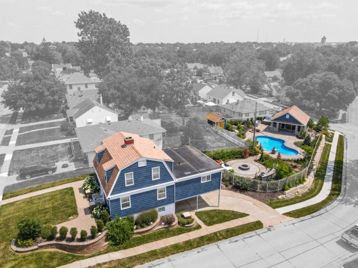 Luxury Oasis Heated Pool, Hot Tub, Bbq - Omaha, NE