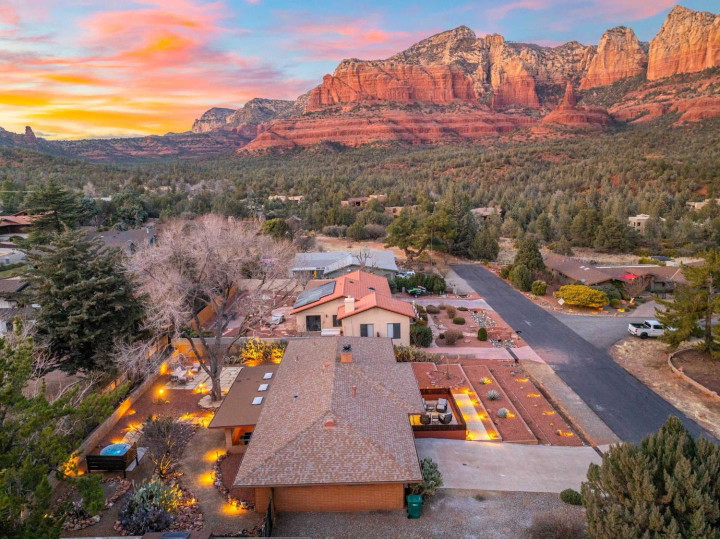 The Redrock Experience With Mtn Views & Hottub - Sedona, AZ