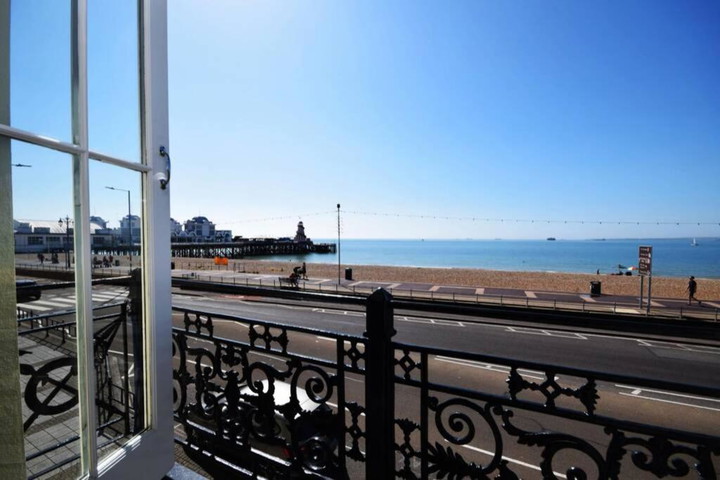 Spacious 3 Bedroom Beachfront Property With Amazing Sea Views! - Portsmouth