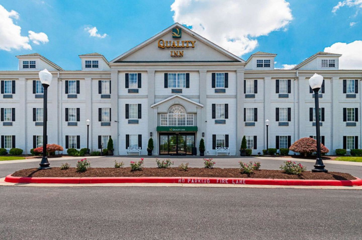 Quality Inn Harrisonburg I-81 - Harrisonburg, VA