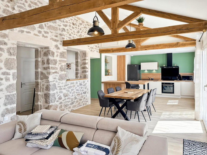 Gîte Lumineux Rénové Avec Piscine - Cantal - Cantal