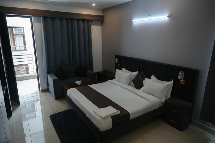 Raj Residency Hotel - Manesar