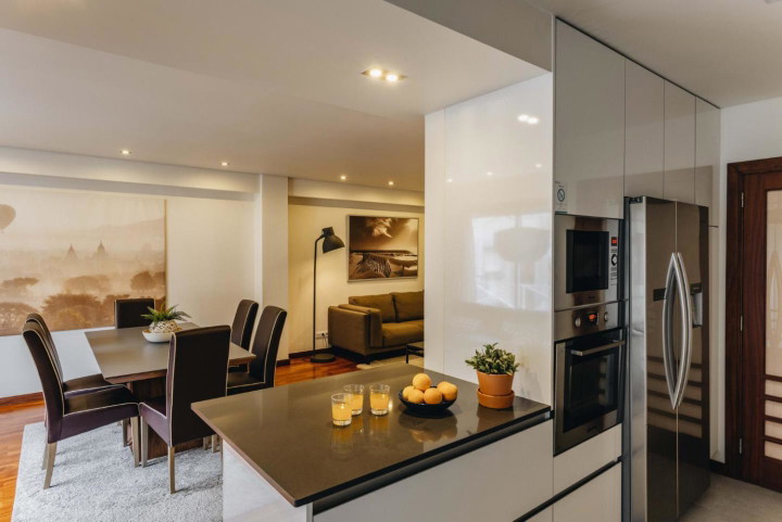 Premium Apartment With Private Terrace & Garage - Porto