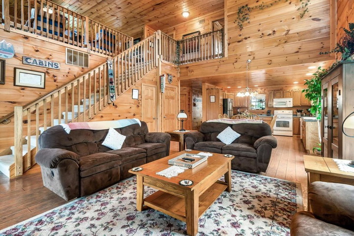 Stunning Lake Cabin Sleeps 10, Private Lake Access, Hot Tub, Free Parking! - Dandridge, TN