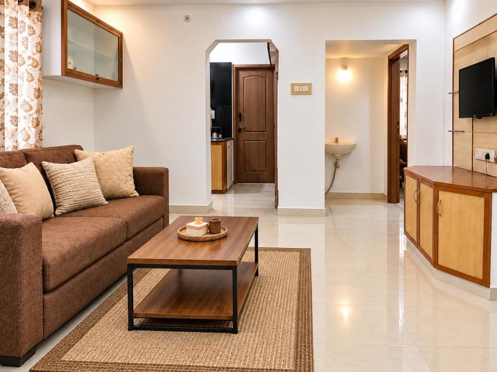 New Premium 2bhk Family Apartment Near Railway Station With Ac Bedrooms, Fully Equipped Kitchen, Full Furniture And Parking Facility - Tirupati