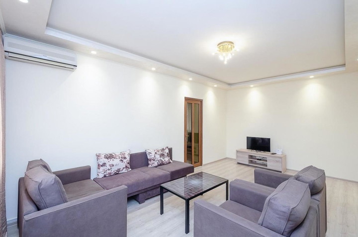 27excellent Apartment In The Very Center Of The Capital - Yerevan