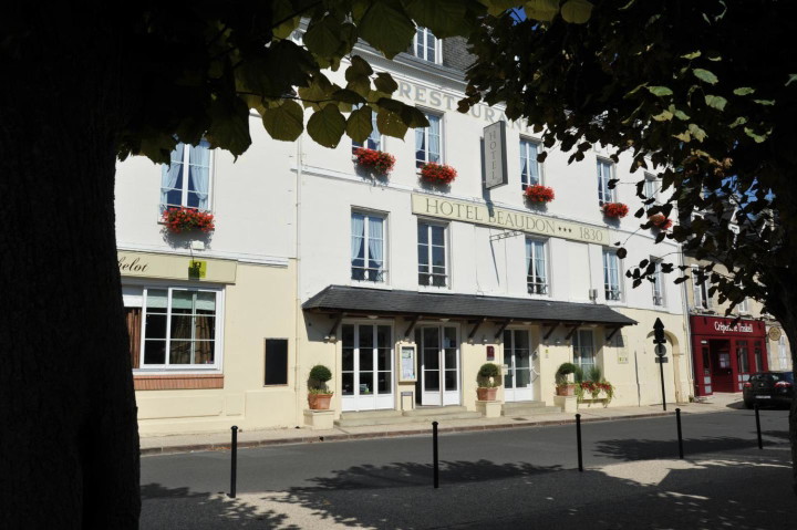 Logis Hotel Beaudon - Pierrefonds