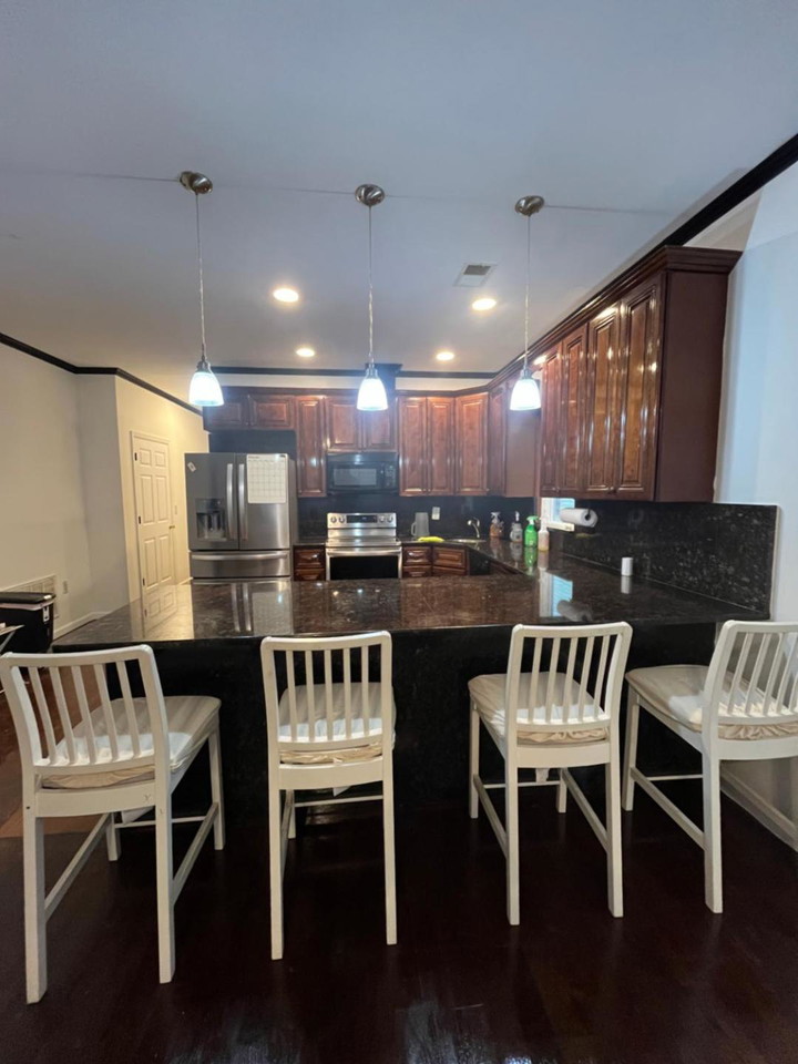 Shalom Rooms Suites - Newark, NJ