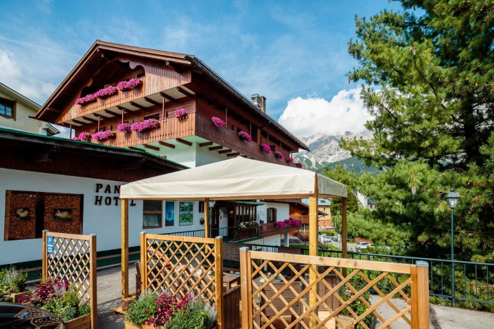 Hotel Panda Cortina- Ricarica Auto Elettriche - Cortina d'Ampezzo