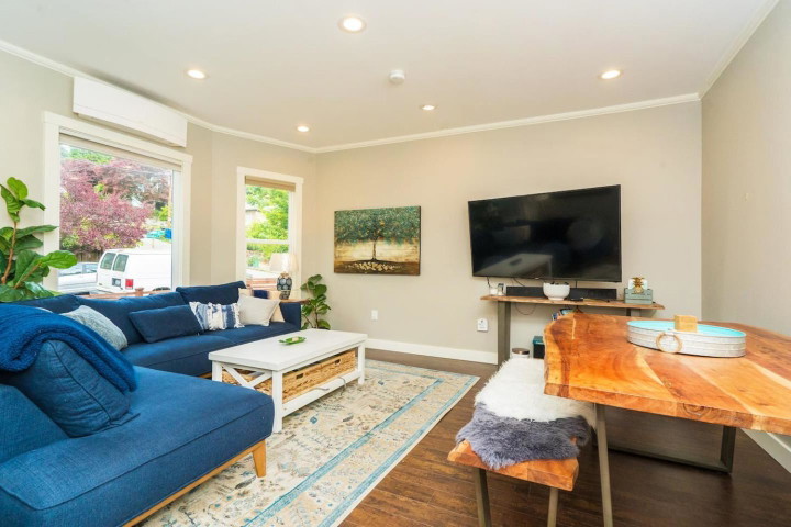 Remodeled 2-bedroom Unit In Fremont W/ Luxe Bathrooms - Kirkland, WA