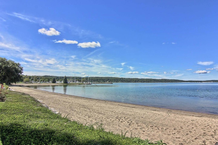 311 Water Street Inn - Peninsula, MI