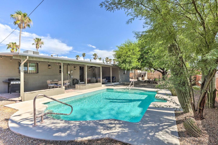 Tucson Getaway W/ Private Pool & Gas Grill! - Tucson, AZ