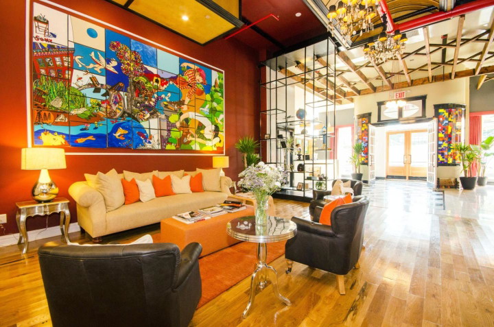 The Box House Hotel - Union City, NJ