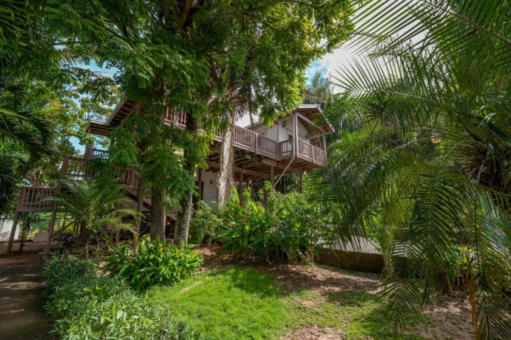 Esvedra Residence Near West End & Beaches - Starlink - Honduras