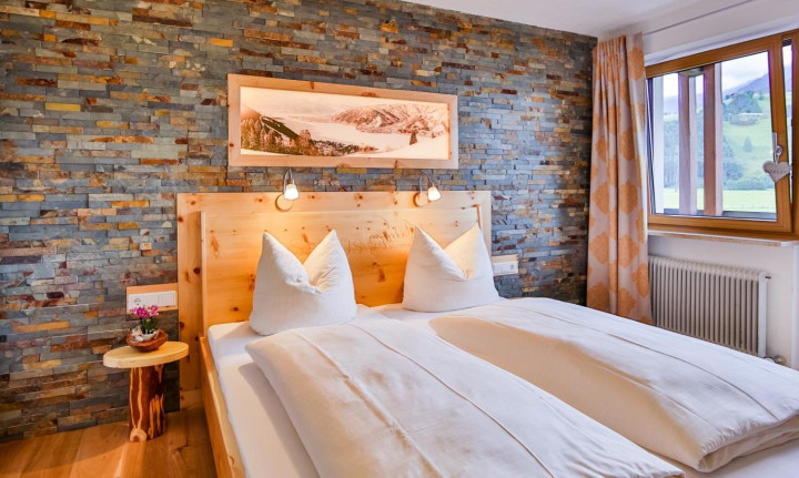 Simone's Platzerl - Inklusive Täglichem Freien Eintritt Tauern Spa - Nur 5 Gehminuten, Sommerkarte, Privatem Garten Mit Schwimmteich, Grill Und Saunabereich - Kaprun