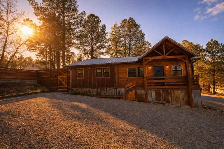 Rustline Haus Cabin With Hot Tub Walk - Ruidoso, NM
