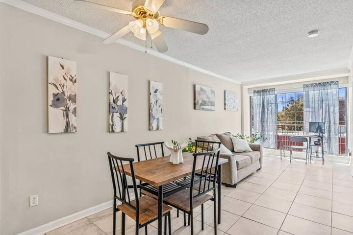 Downtown Columbia Apartment - Columbia, SC