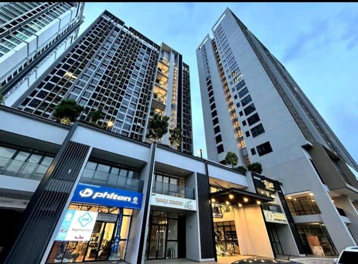 Sky Tree Serviced Apartment At Bukit Indah With Netflix - Johor Bahru