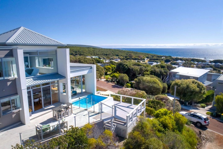 Salty Kiss I Private Properties - Yallingup
