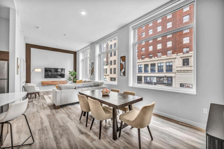 Luxe Flat With Heated Pool Sauna Rooftop Deck Gym - Cleveland Heights, OH