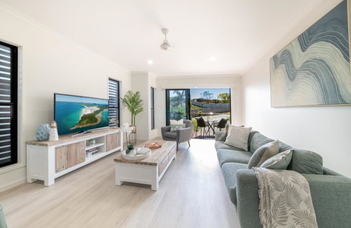 Whitsunday Whisper Terrace - Townhouse Pets Airlie - Airlie Beach
