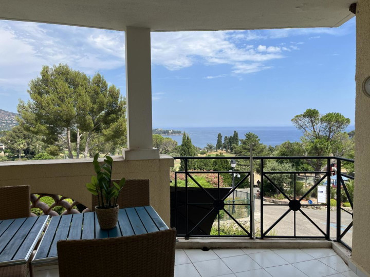 Cap Esterél 2 Pièces Vue Mer Et Piscines - Saint-Raphaël