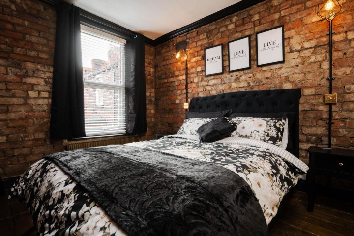 Swiss Heaven - Spacious 3 Bedroom House - Cheshire