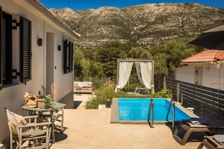 Berthina House - Agia Effimia