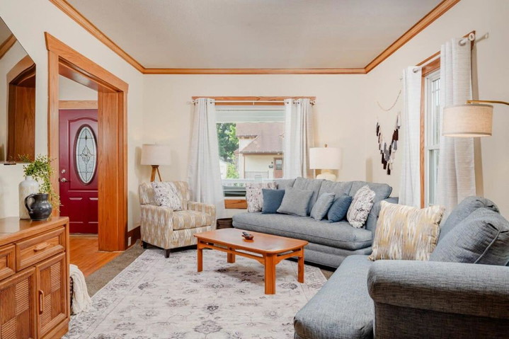 3 Bedroom Family Home - University Of Oshkosh - Oshkosh, WI