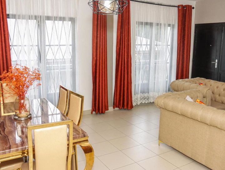 Maxim House, Denver, 24h Sur 24 Internet, Electricité, Eau, Canal Sat, Parking Privé, Sécurité,gardien - Douala
