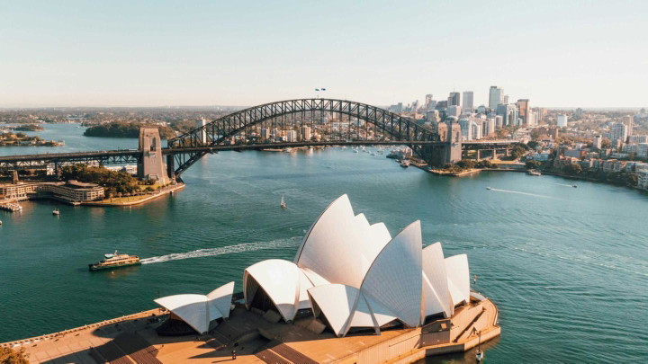 Neutral Bay Escape With Pool Parking And Views - North Sydney