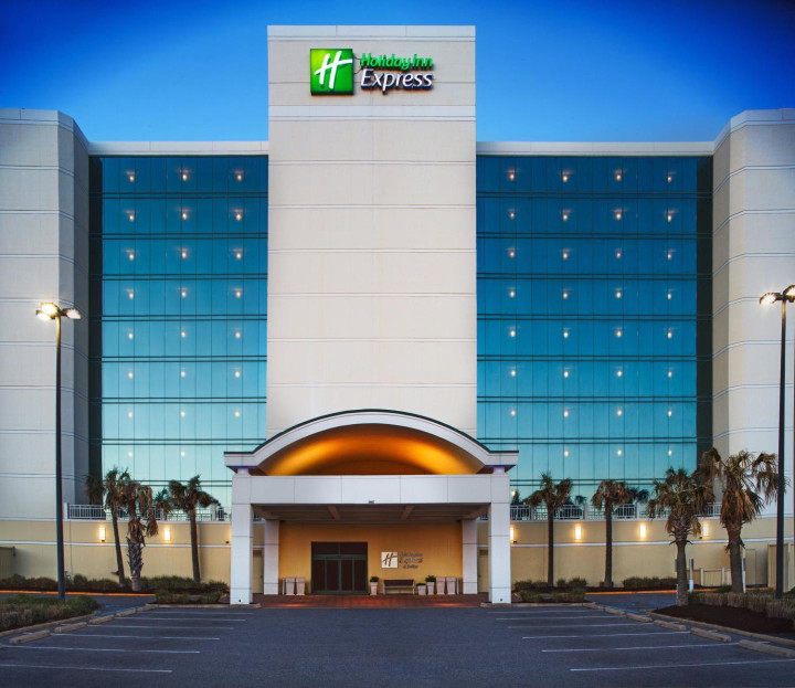 Holiday Inn Express & Suites Va Beach Oceanfront By Ihg - Chesapeake Bay
