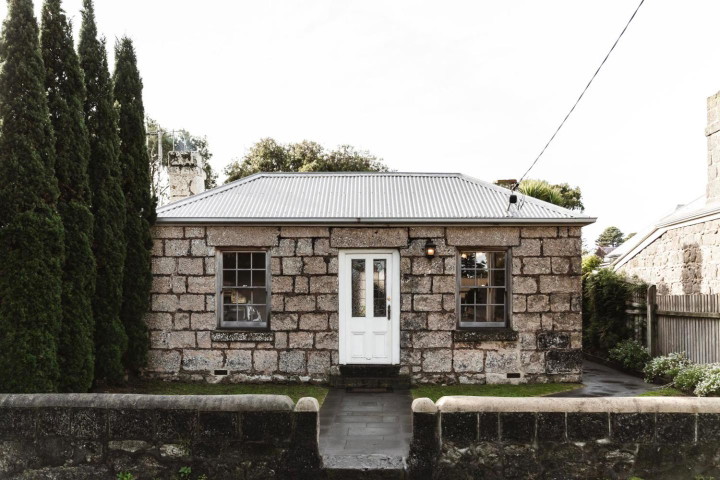 Historic 1850s Magnetic Cottage - Port Fairy