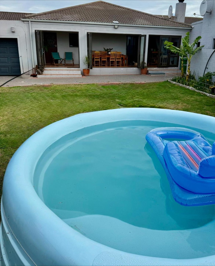 Pet Friendly- Villa Santorini Langebaan - ランゲバーン