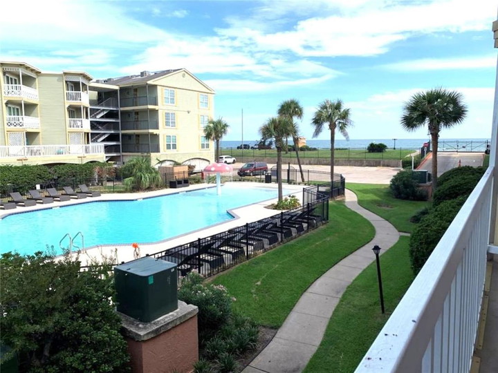 Coral Reef Retreat Beachfront Escape - Galveston Island, TX