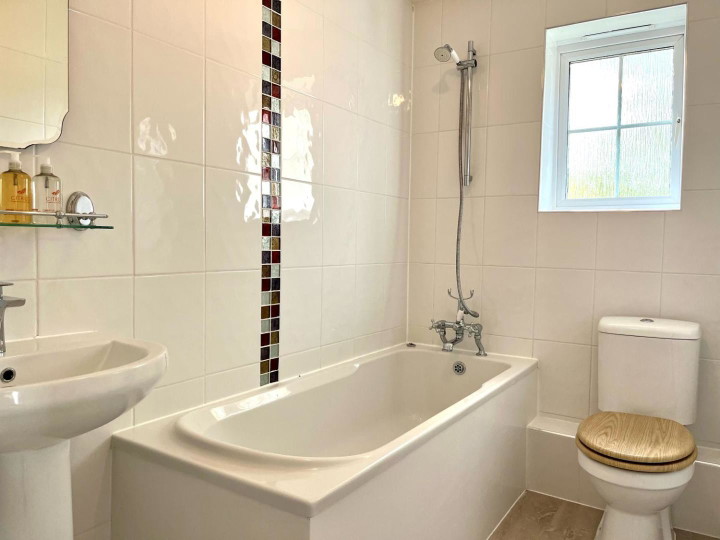 Comfortable 3 Bedroomed House In Bicester - Bicester