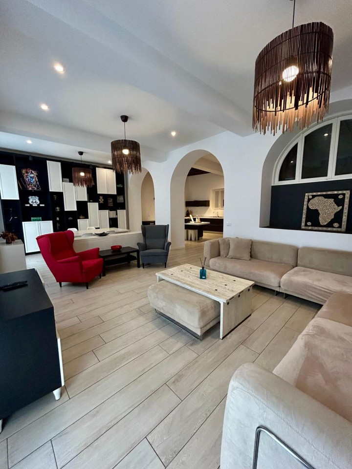 A Casa Di Lamu, Eleganza In Piazza Della Vittoria, 140mq - Pavia