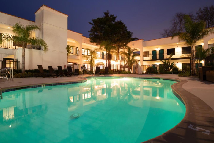 Oxford Suites Pismo Beach - San Luis Obispo