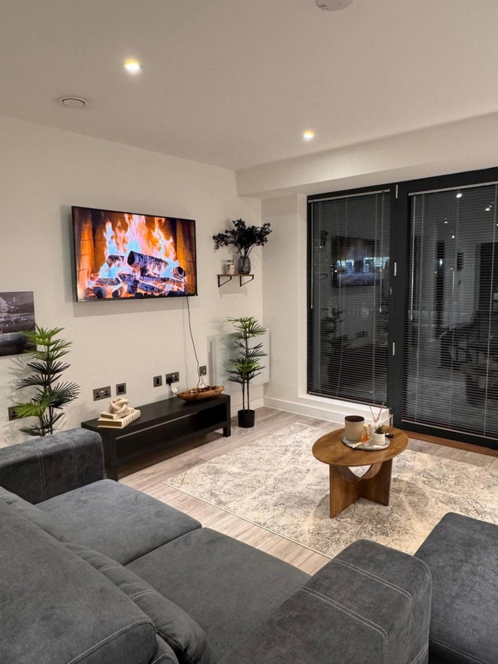 Modern Retreat - Near Elizabeth Line & Heathrow - Slough