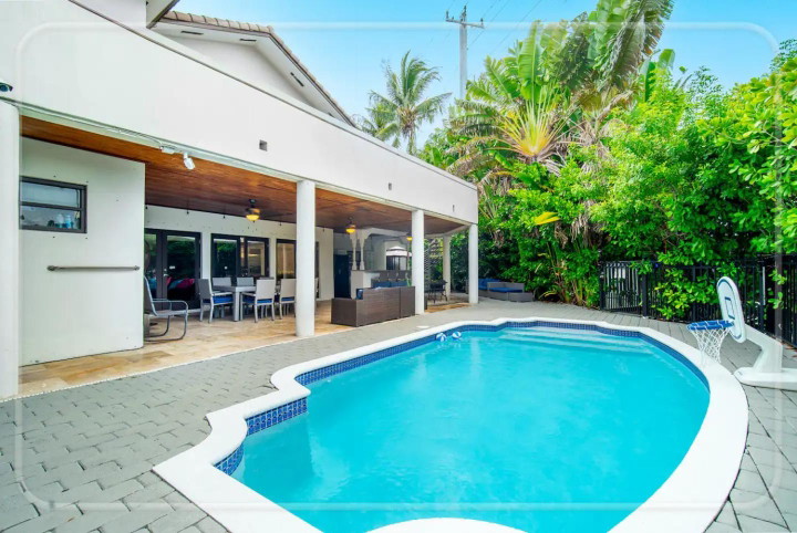 Villa Dune Crest - Miami Gardens, FL