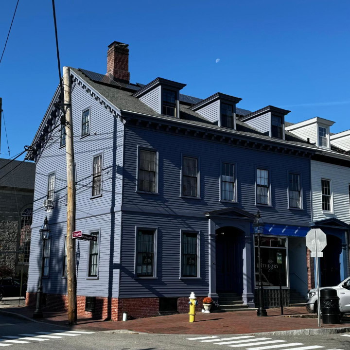 Townhouse In Portsmouth Downtown Historic District - Portsmouth, NH