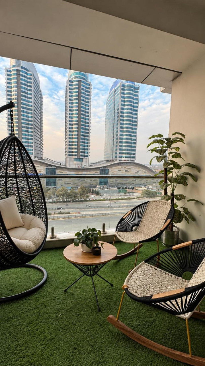 2 Bedrooms Apartment With Balcony & Mountain Views Facing Centaurus Mall Islamabad - Islamabad
