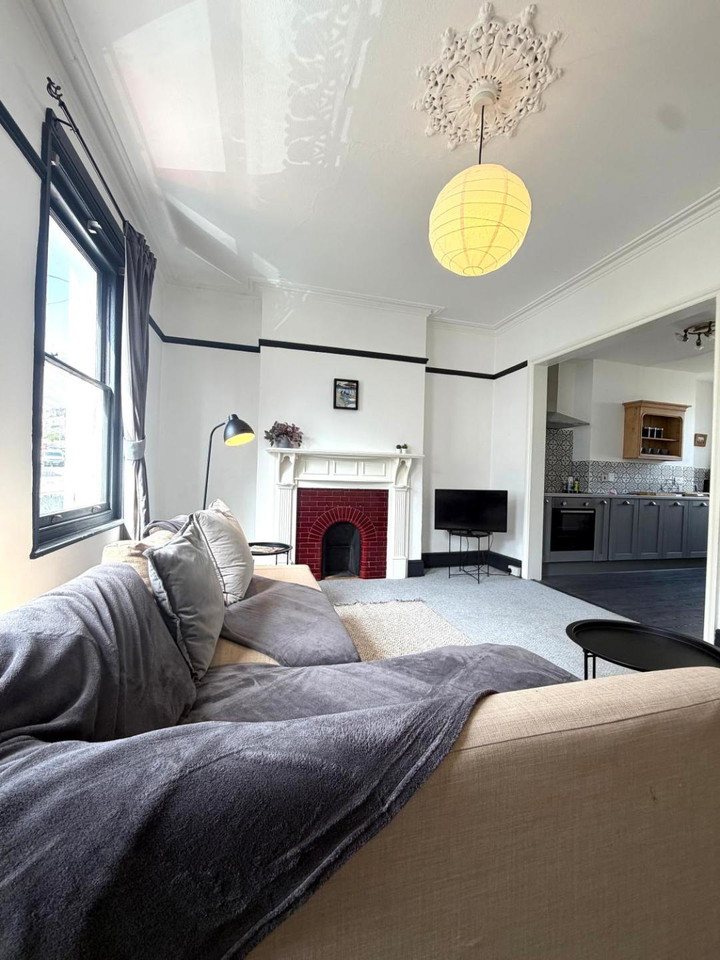 Perfect For Beach, Shops, Restaurants And Bars - Bexhill