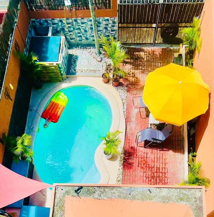 Modern House With Pool - Maurice