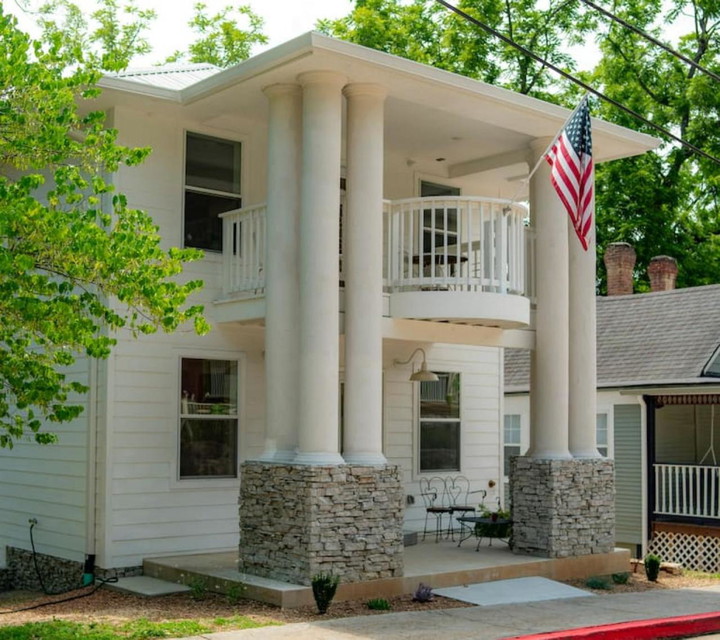 -New- Spring Wish - Historical Loop Home- - Eureka Springs, AR
