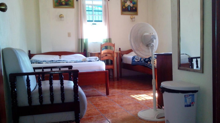 Don Santiago Guesthouse Downtown - Belize