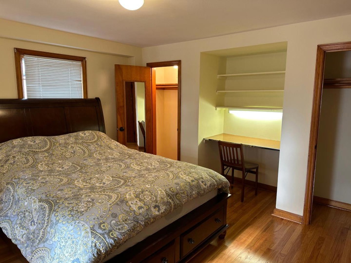 J2 Pleasant Queens Size Room Near St. Peter's Hospital & New Brunswick Downtown - New Brunswick, NJ